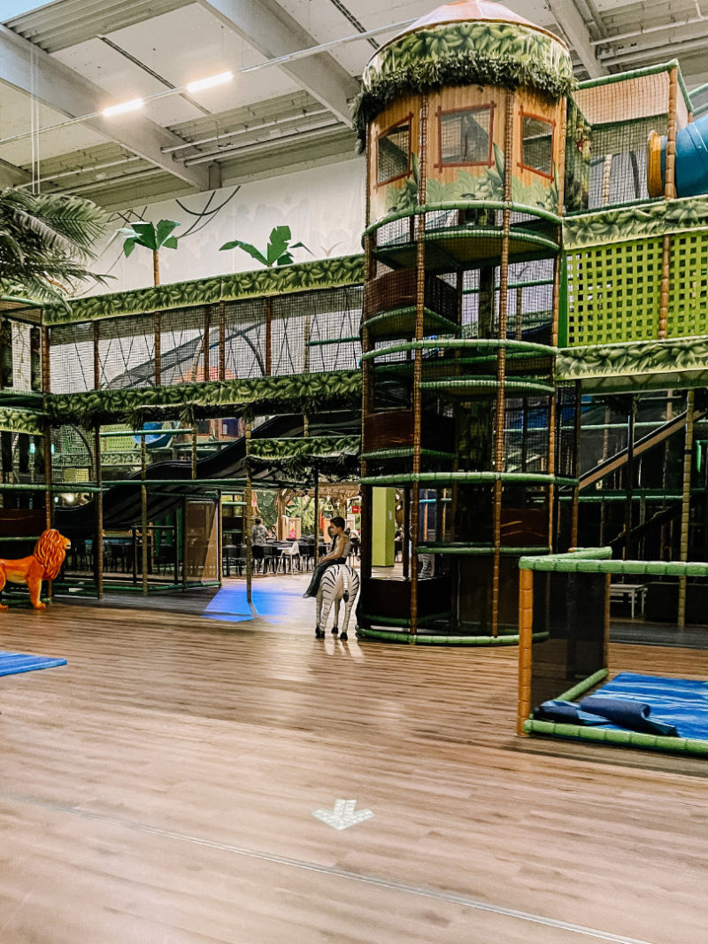 HopLop Indoor Spielpark in Pulheim - notfrombadparents.com